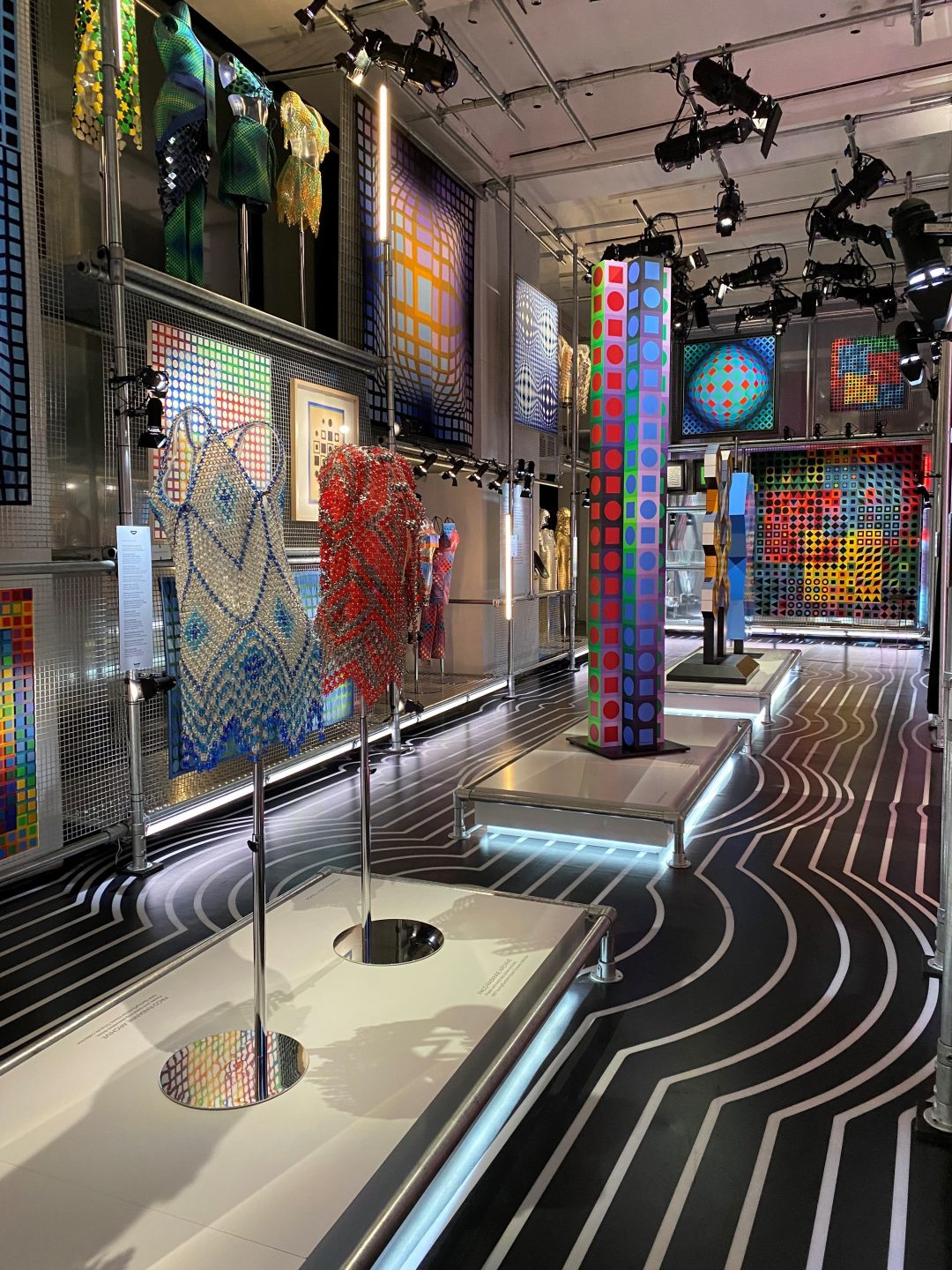 The Ultimate Multi Sensory Retail Experience at Selfridges - Visual ...