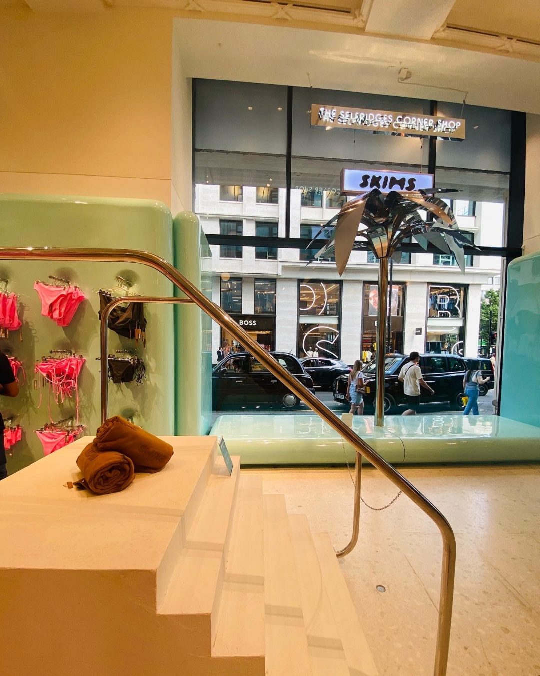 Visual Merchandising Course For London School of Trends - Visual ...